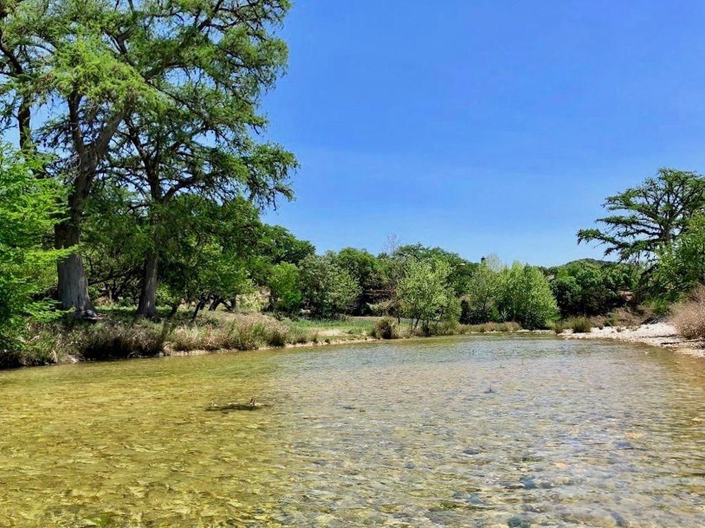 1.81 acres in Real County, Texas