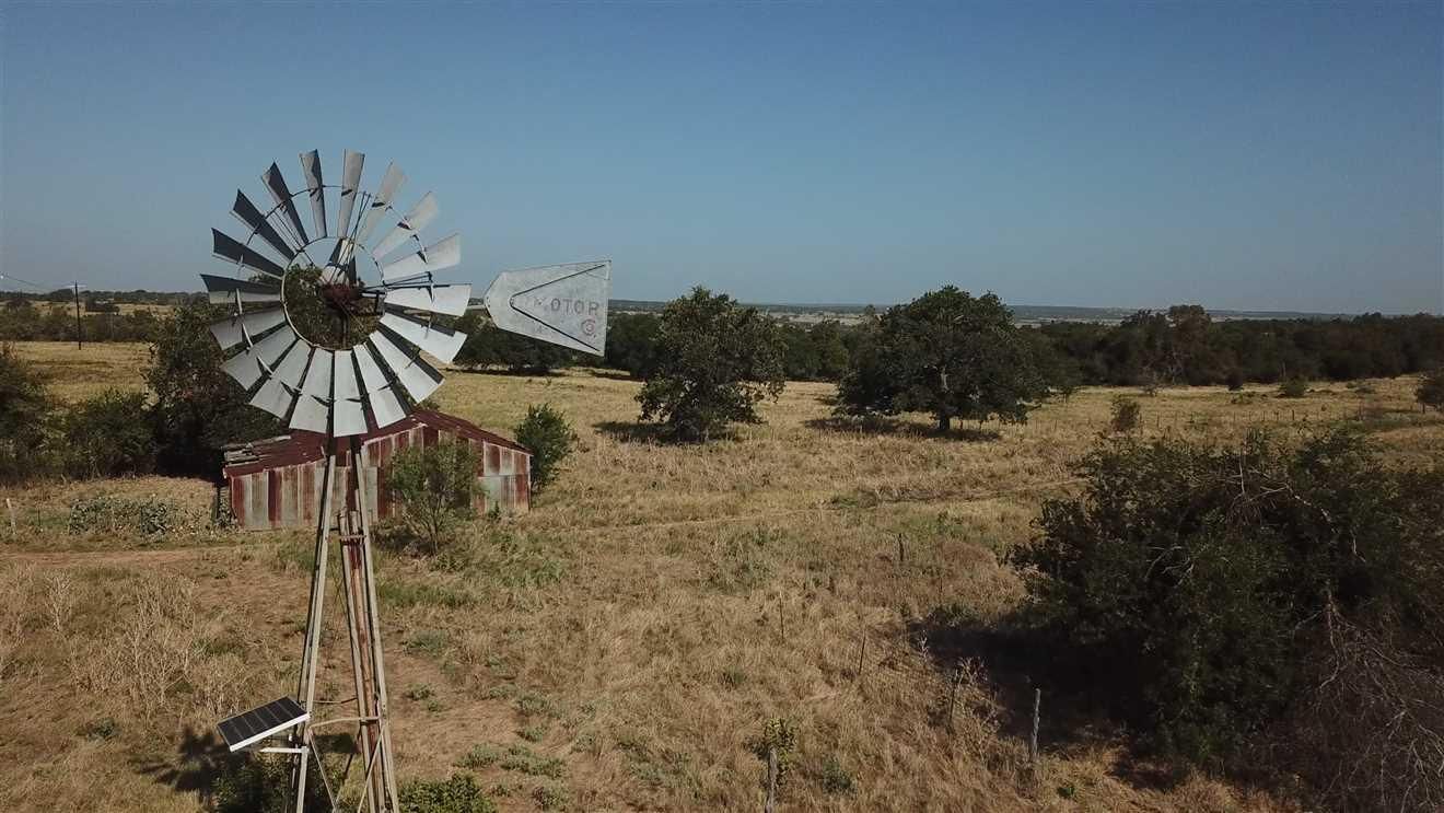 869 acres in Hamilton County, Texas