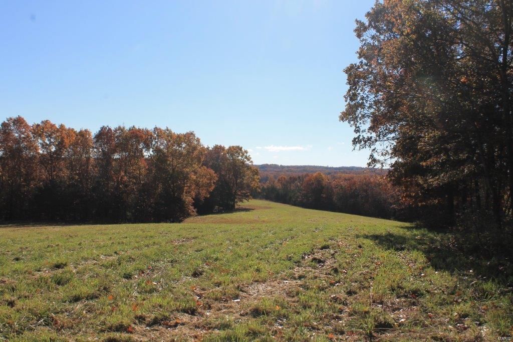 700 acres in Miller County, Missouri