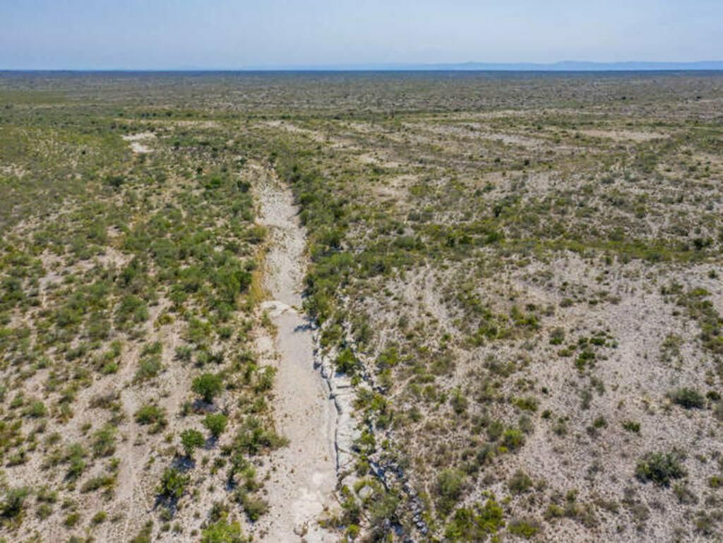 1,011 acres in Terrell County, Texas