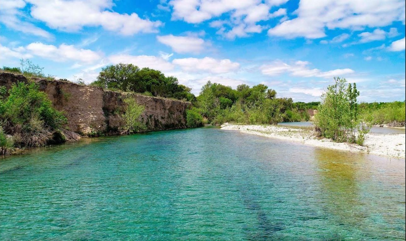 7.76 acres in Zavala County, Texas