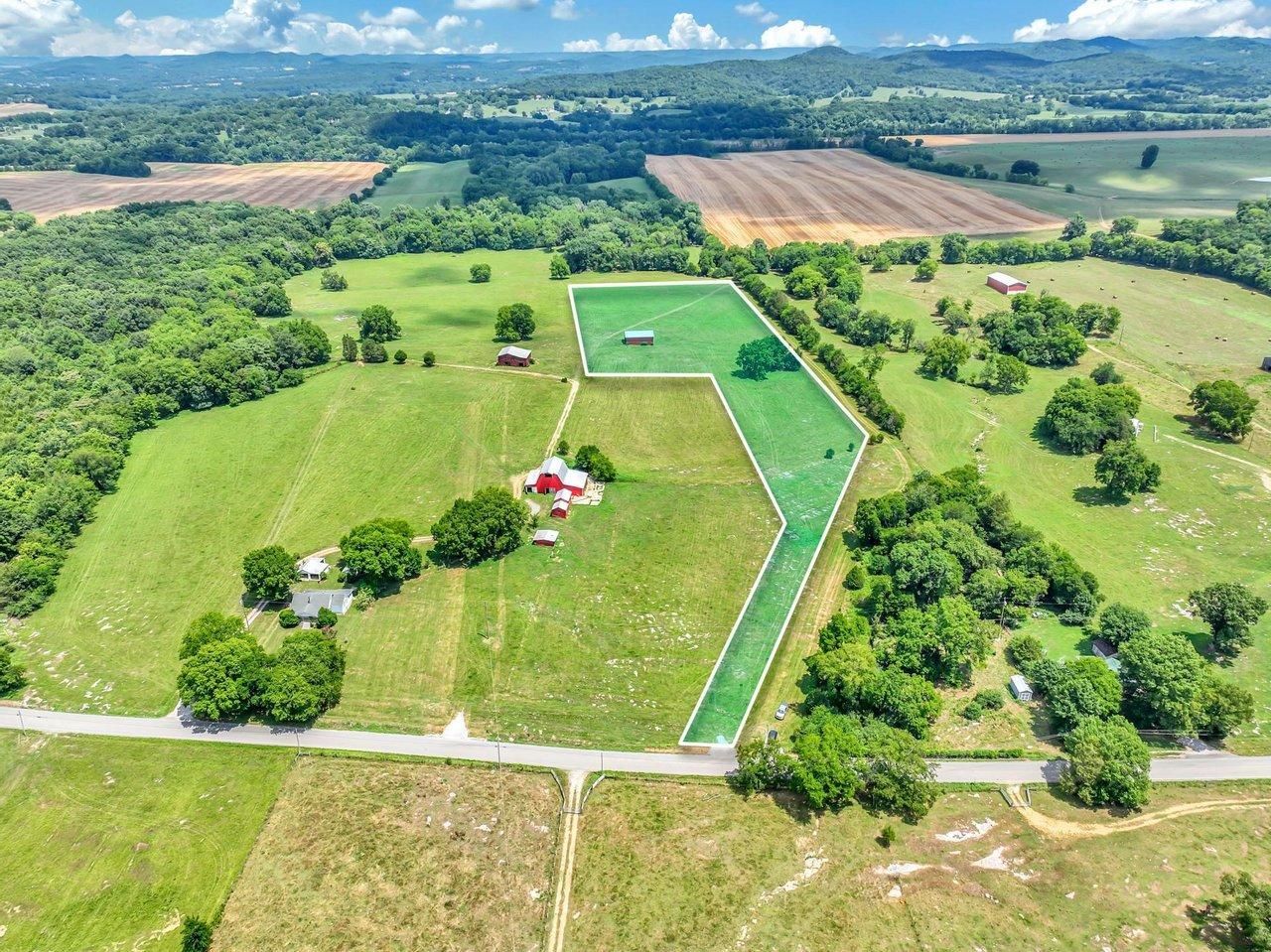 8 acres in Trousdale County, Tennessee 8 acres in Trousdale County, Tennessee