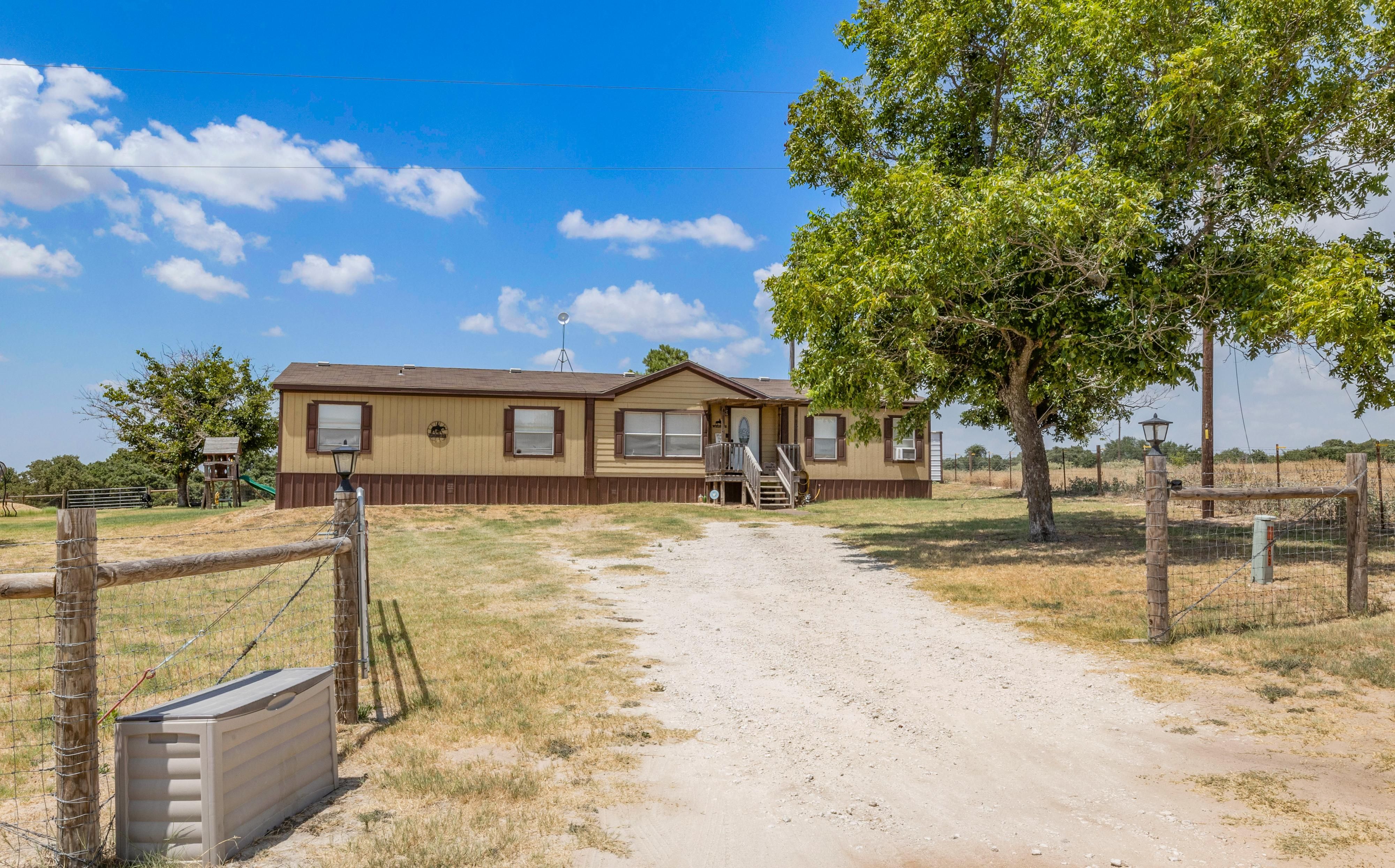 10317 Max Grenwelge Rd, Hearne, TX 77859 | MLS: 22009224 | Land.com