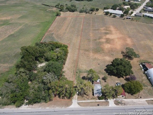 2.45 acres in Atascosa County, Texas