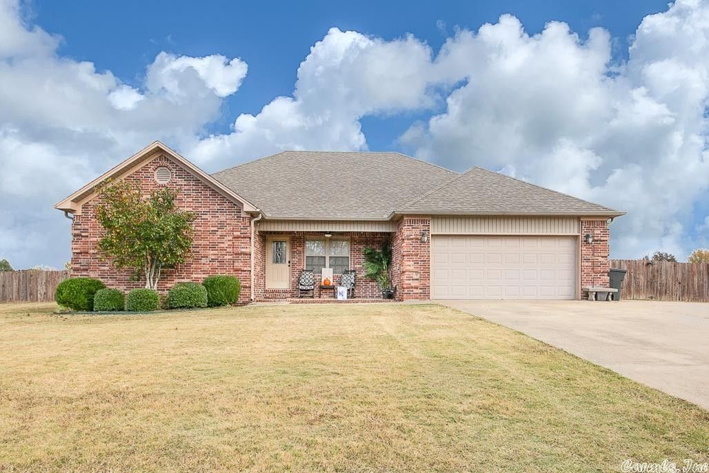 Traditional, Detached - Austin, AR