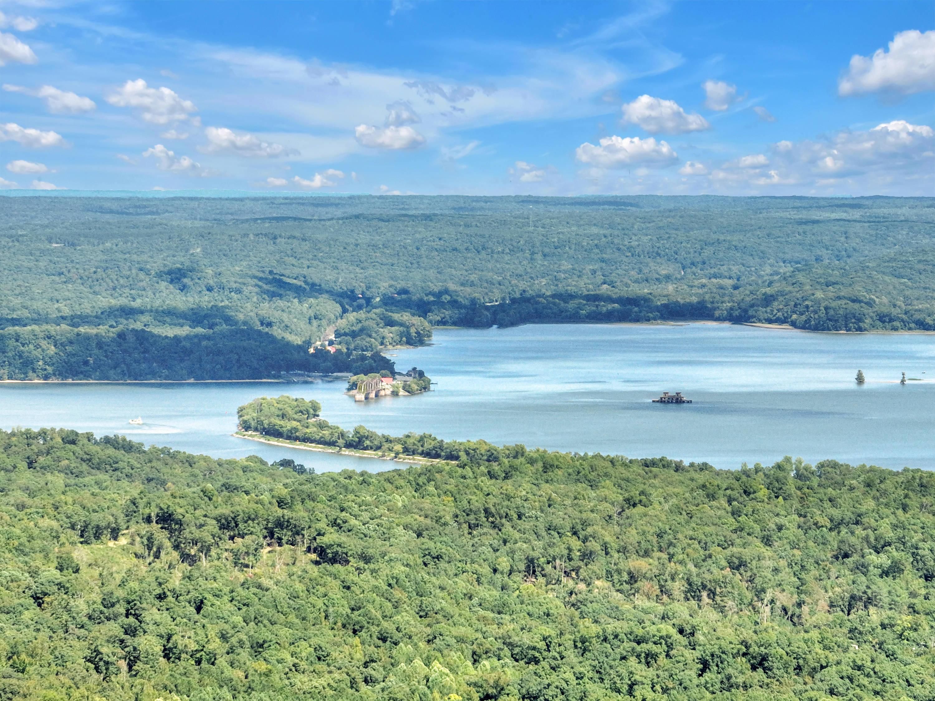 39.7 acres in Benton County, Tennessee