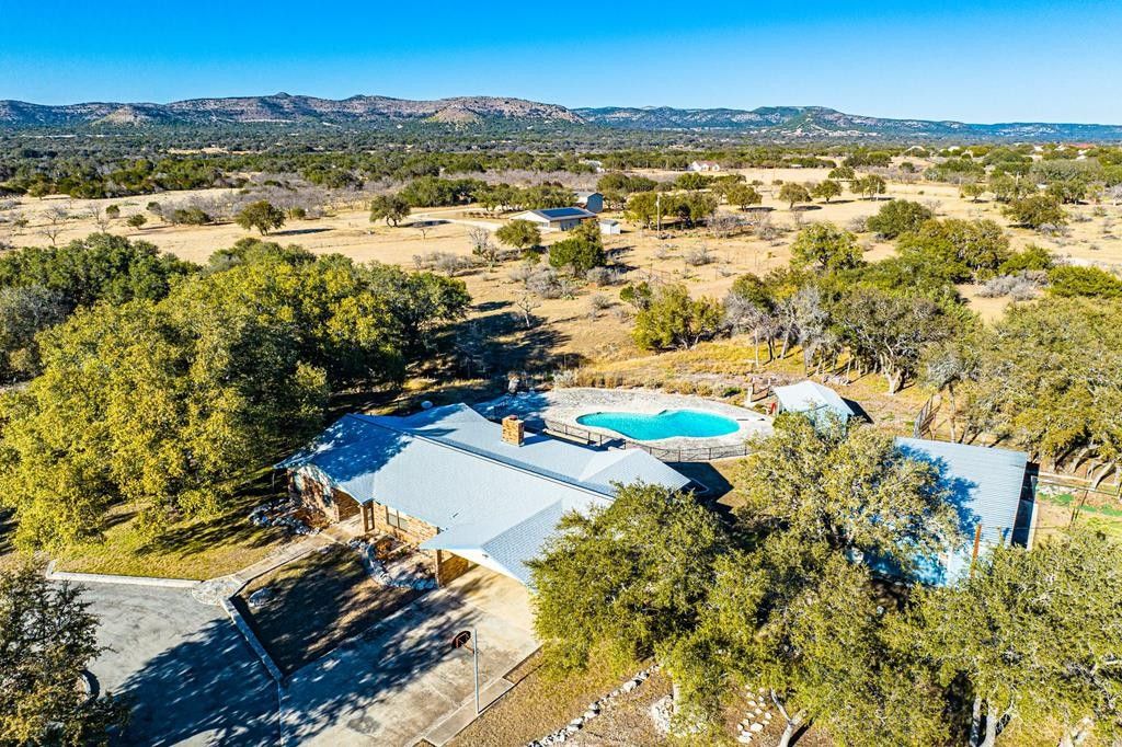 15.67 acres in Real County, Texas