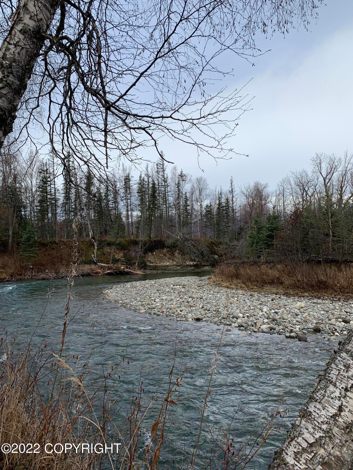 24.5 acres in Matanuska-Susitna Borough, Alaska