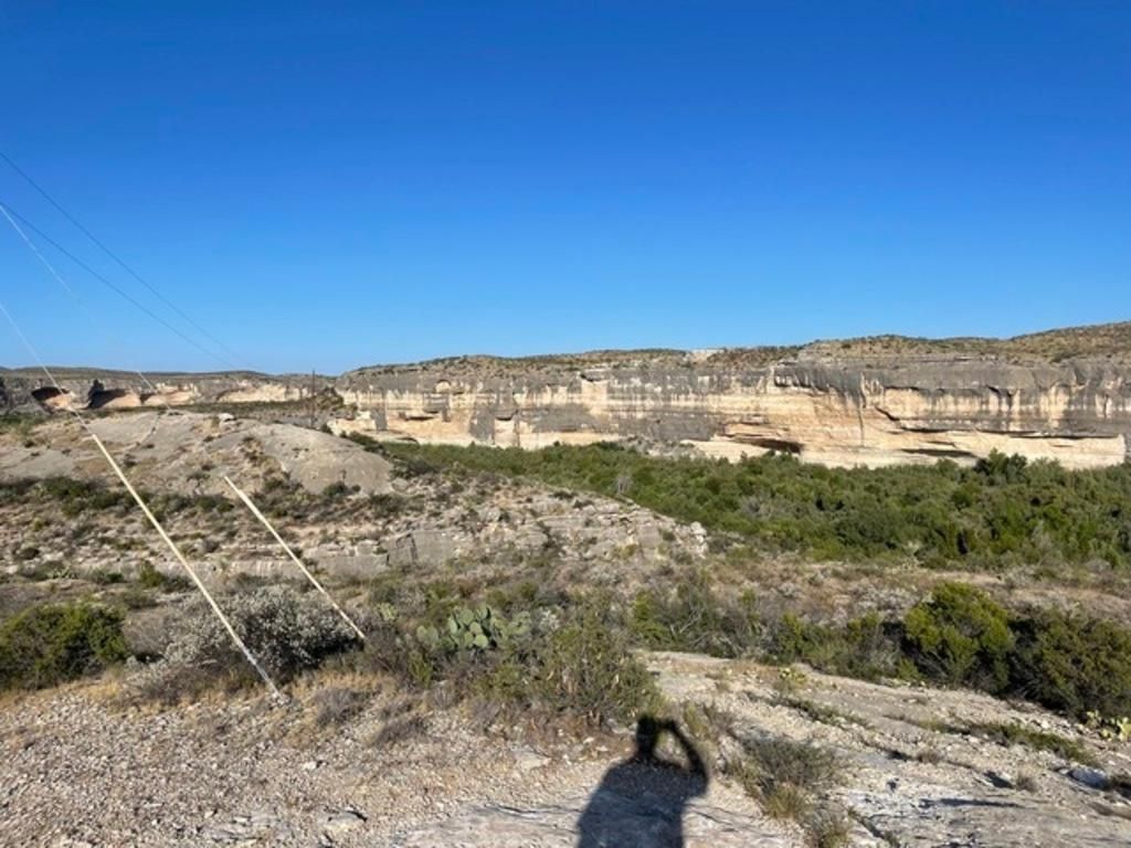 122 acres in Val Verde County, Texas