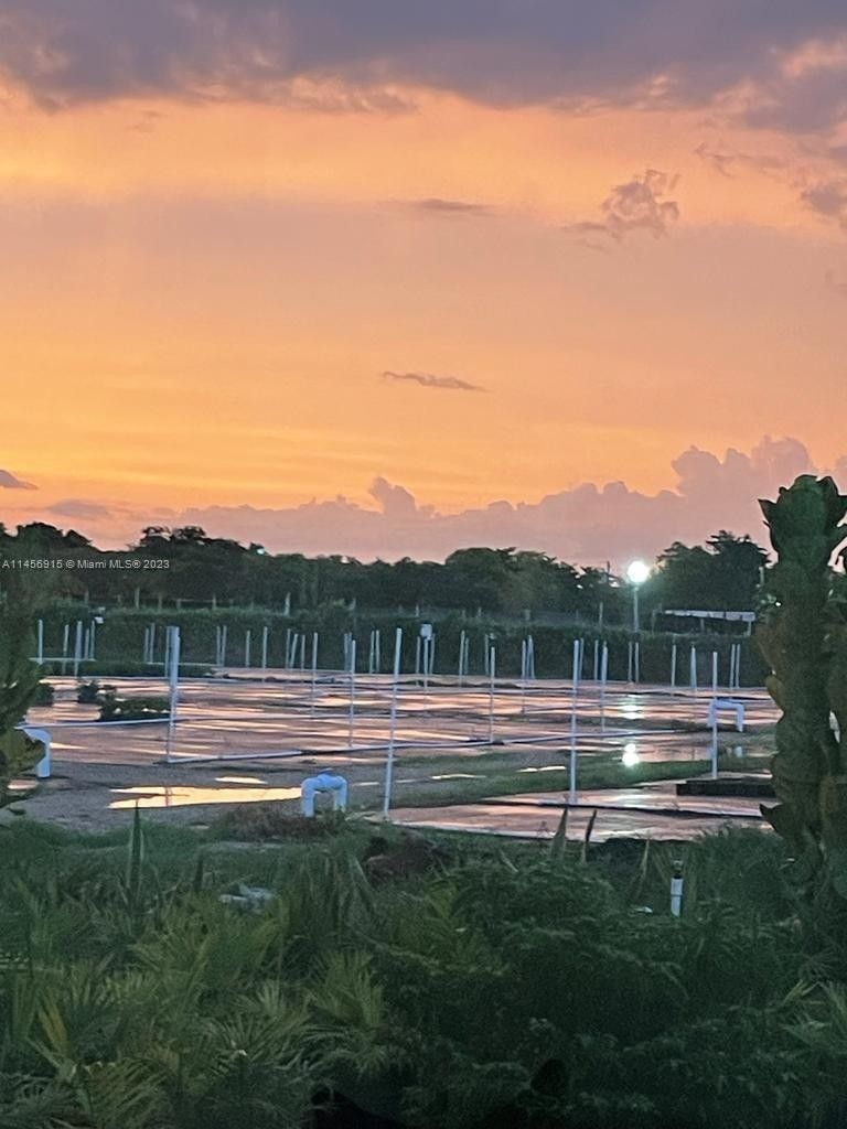 10 acres in Miami-Dade County, Florida