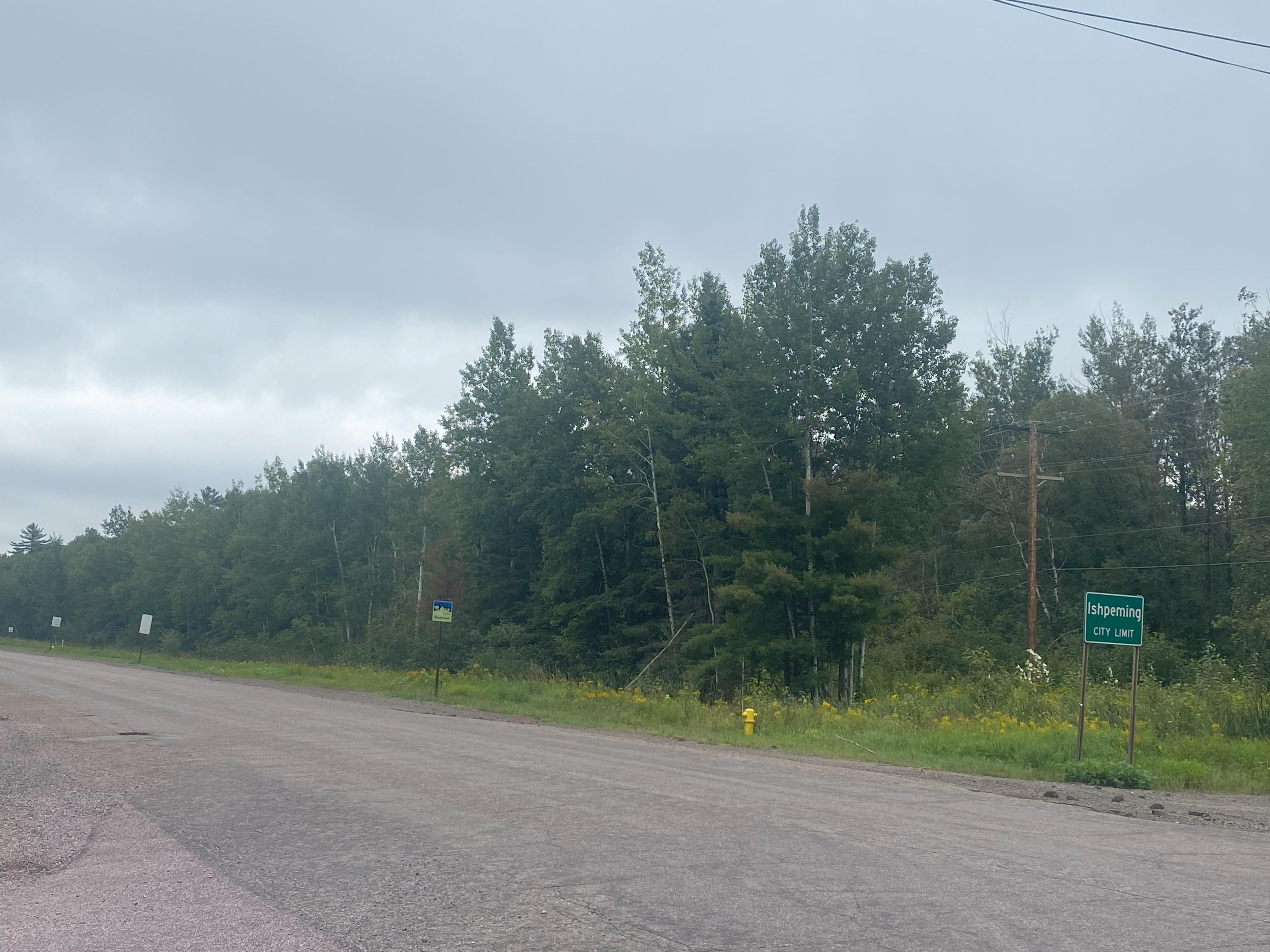 1.93 acres in Marquette County, Michigan