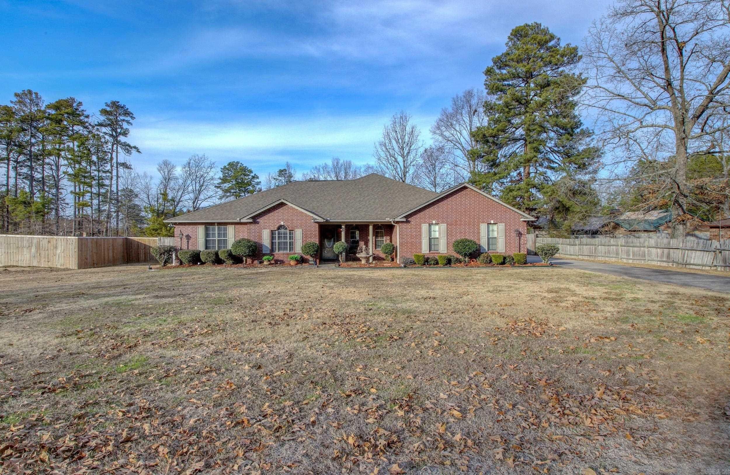 Traditional, Detached - Pine Bluff, AR