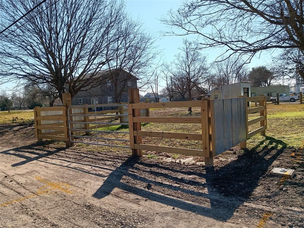 322 1st Avenue, Texas City, TX 77590 | MLS: 59720987 | Land.com