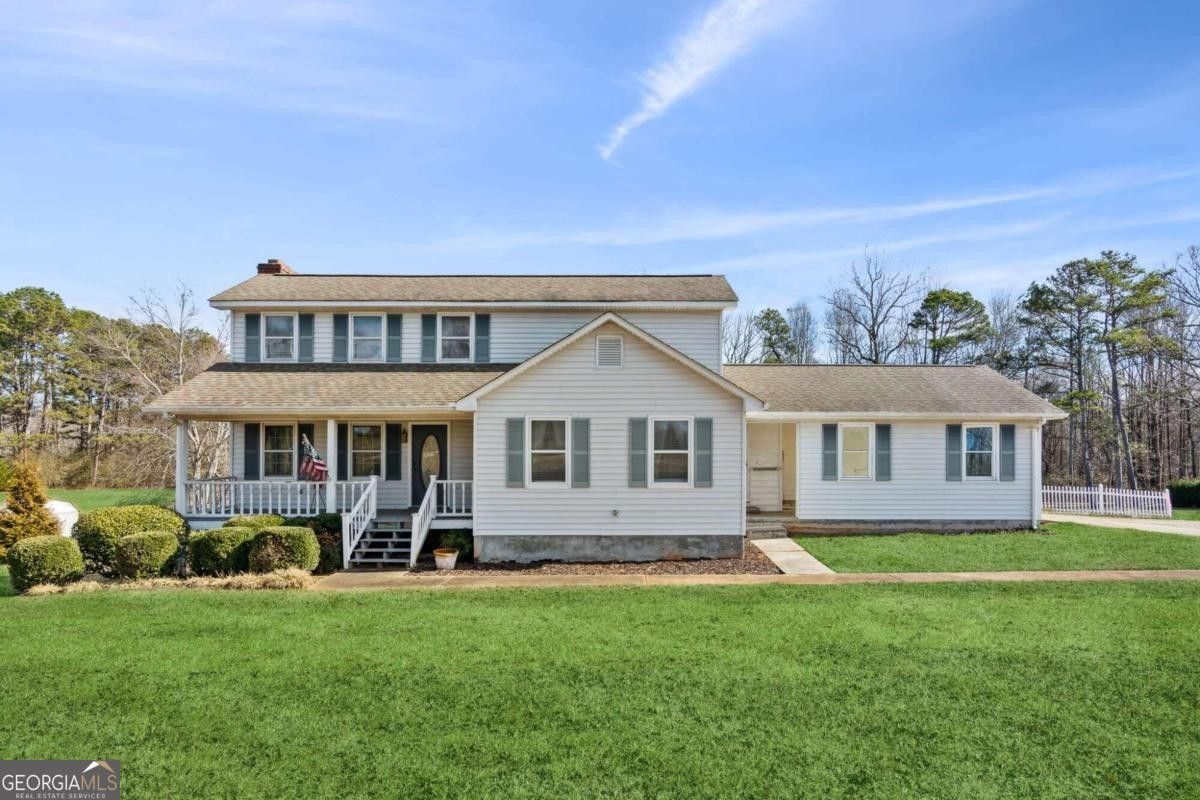 Single Family Residence, Traditional,House - Gainesville, GA