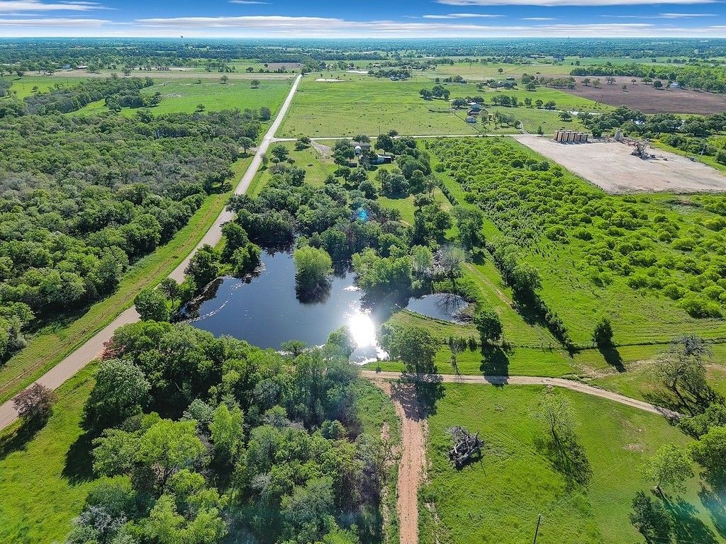 7 acres in Lee County, Texas