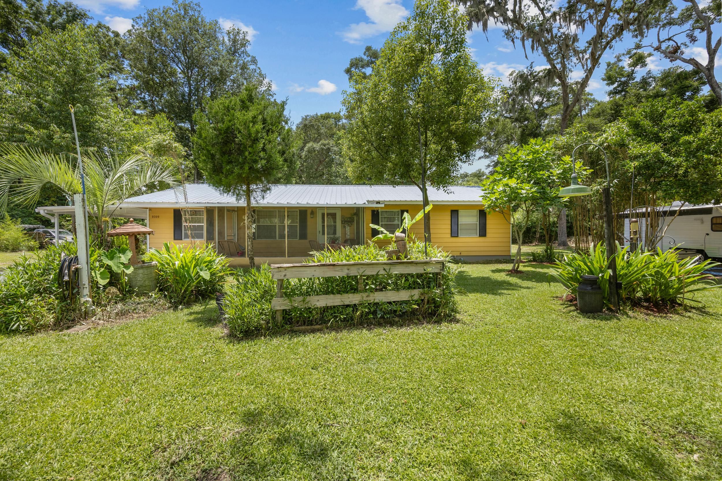 9309 Florida St, Fanning Springs, FL 32693 | MLS: 790787 | Land.com