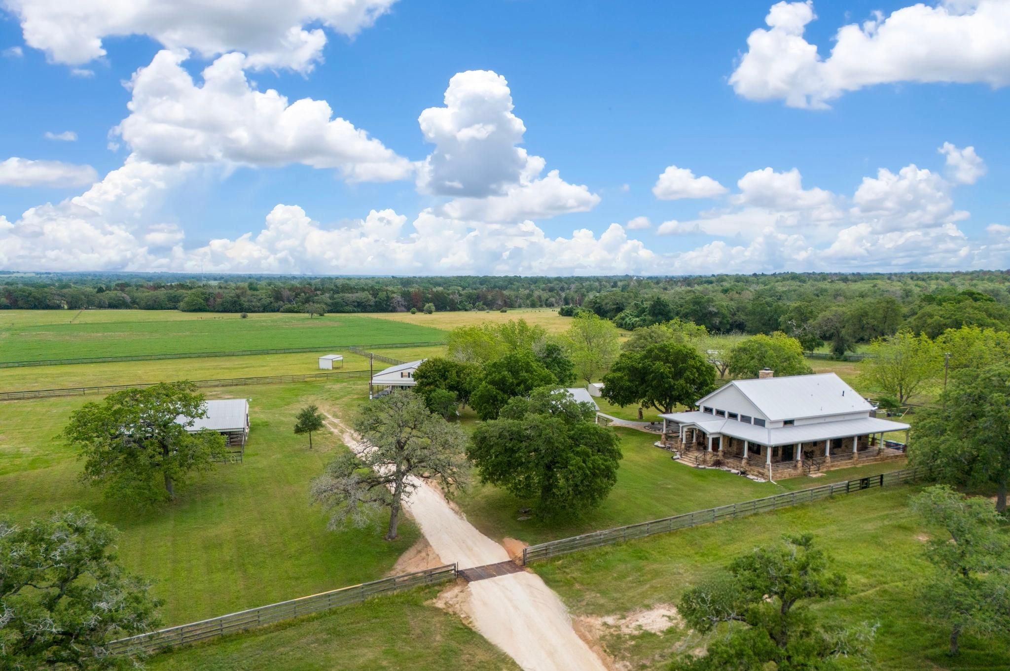 2233 County Road 323, Lexington, TX 78947 | MLS: 4841114 | Land.com