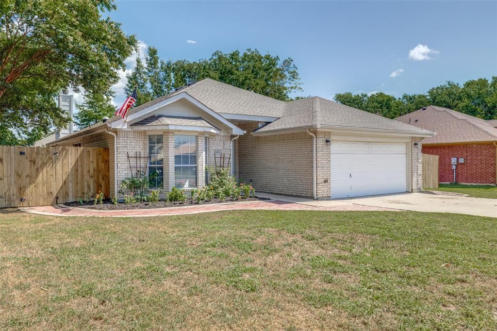 1622 Summertree Lane , Grand Prairie, TX 75052 | MLS: 20659311 | Land.com