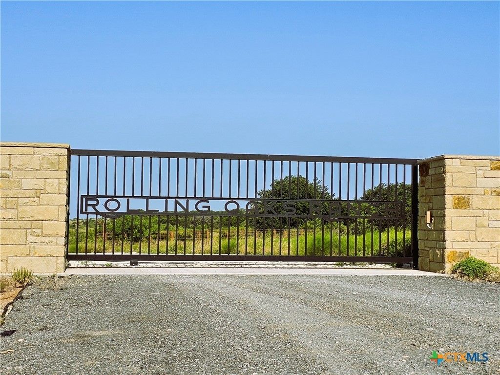 104 LIVE OAK MOTT DR., Goldthwaite, TX 76844 | MLS: 551187 | Land.com