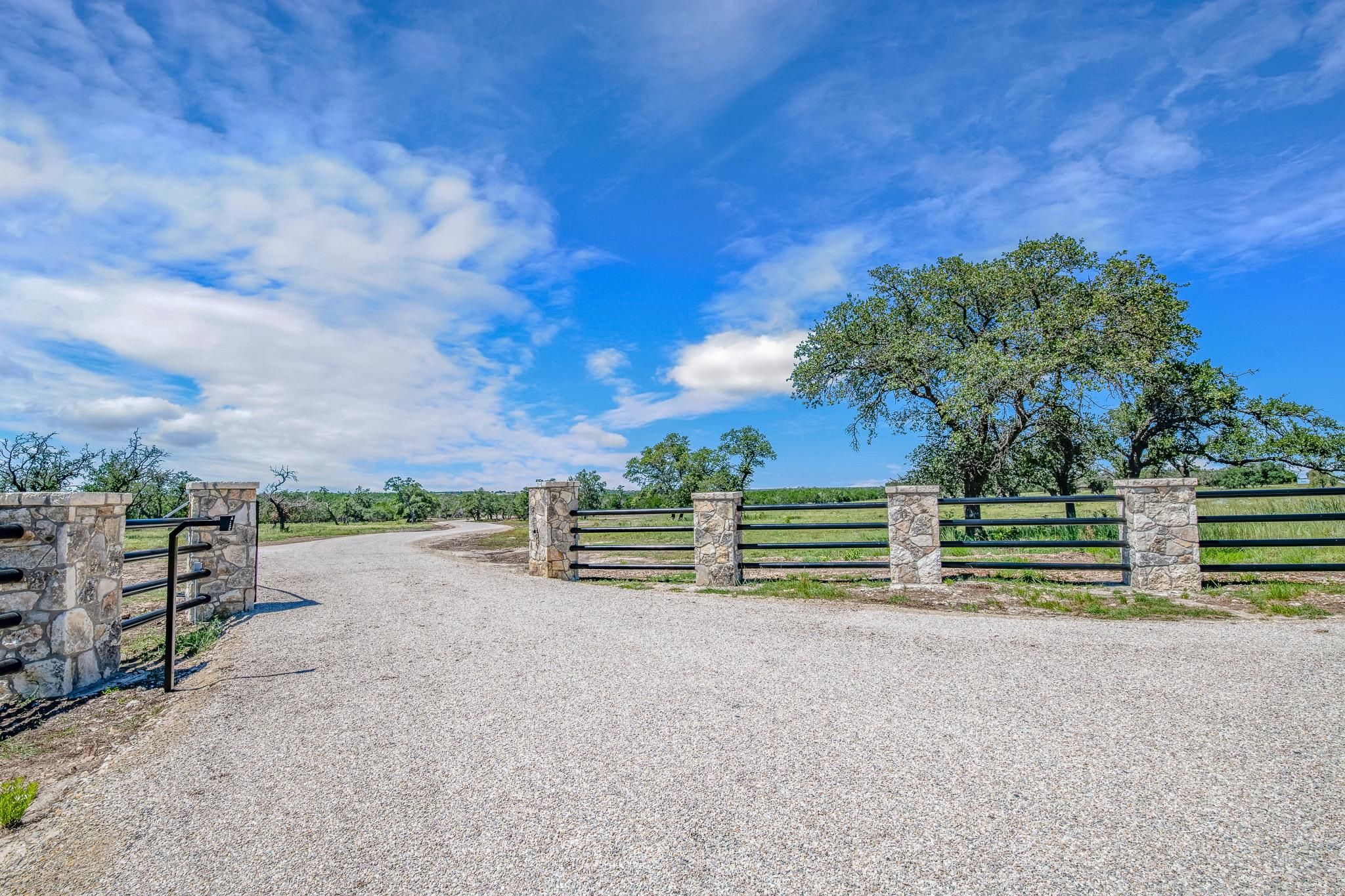 8940 South Ranch Road 783, Kerrville, TX 78028 | Land.com