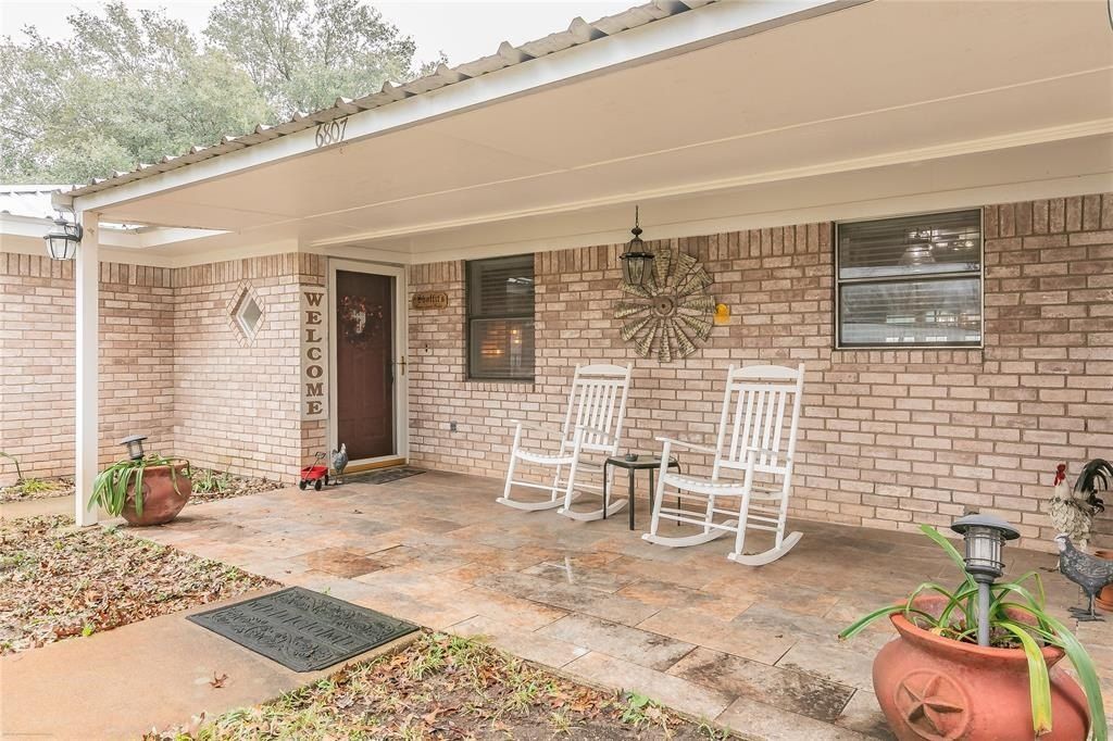 6807 E Texas Street, Walnut Springs, TX 76690 | MLS: 20834015 | Land.com