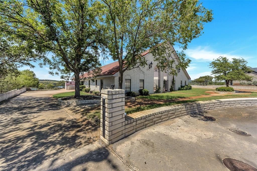 1024 Lakeview Point Drive, Strawn, TX 76475 | MLS: 20850354 | Land.com