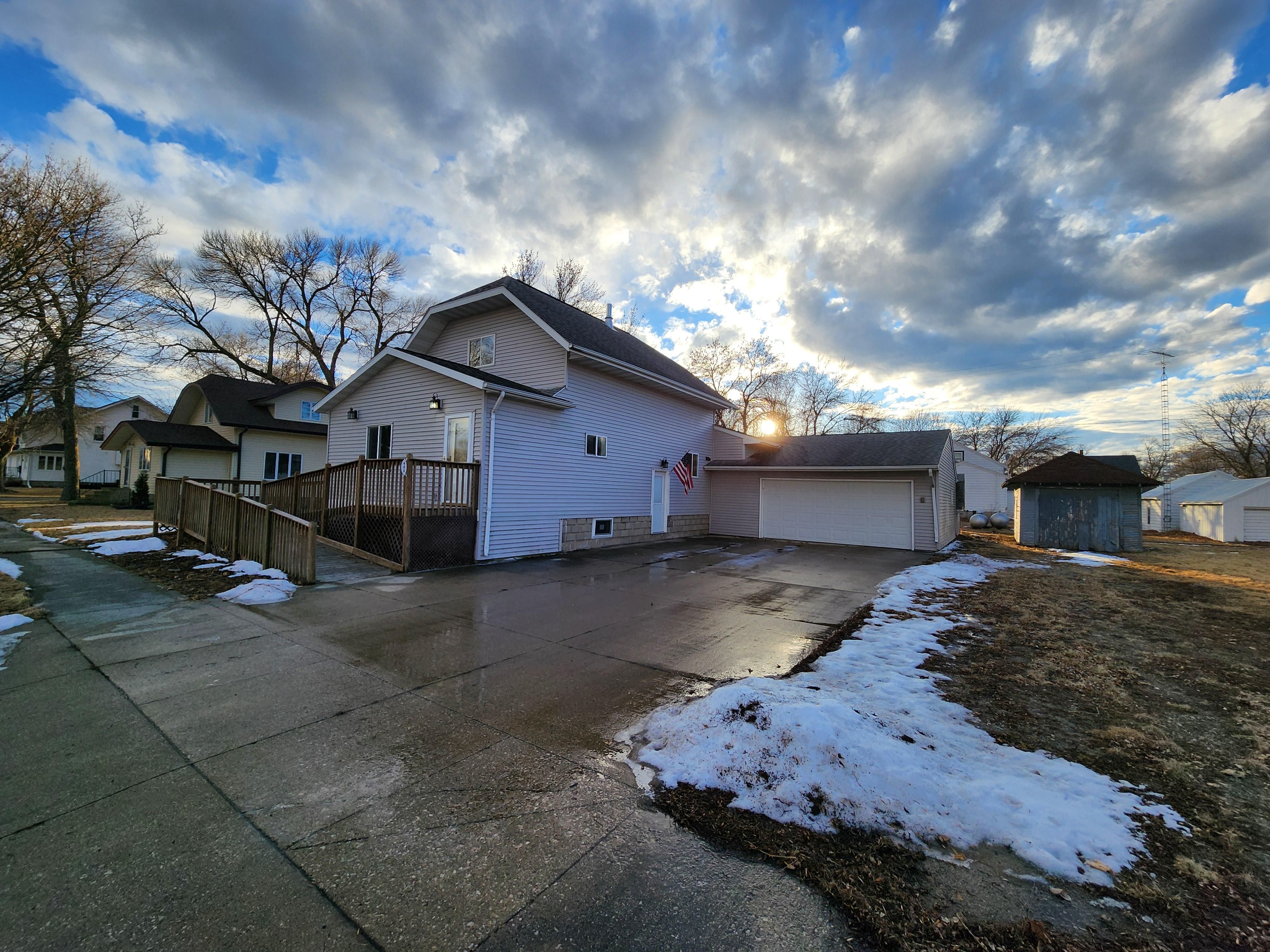 405 1st St NE, Buffalo Center, IA 50424 | MLS: 6325200 | Land.com