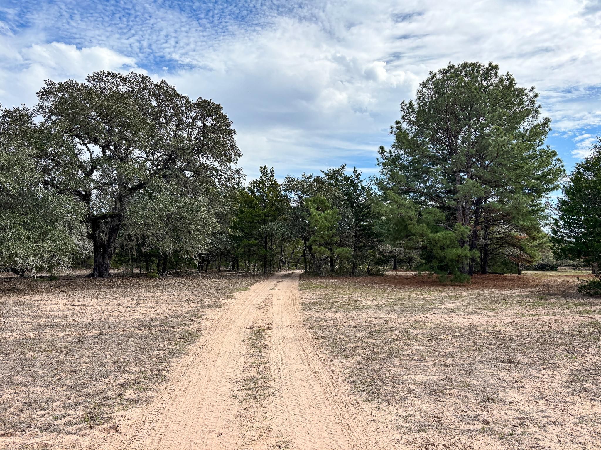 819 County Road 152, Hallettsville, TX 77964 | MLS: CenTx: 571403 ...