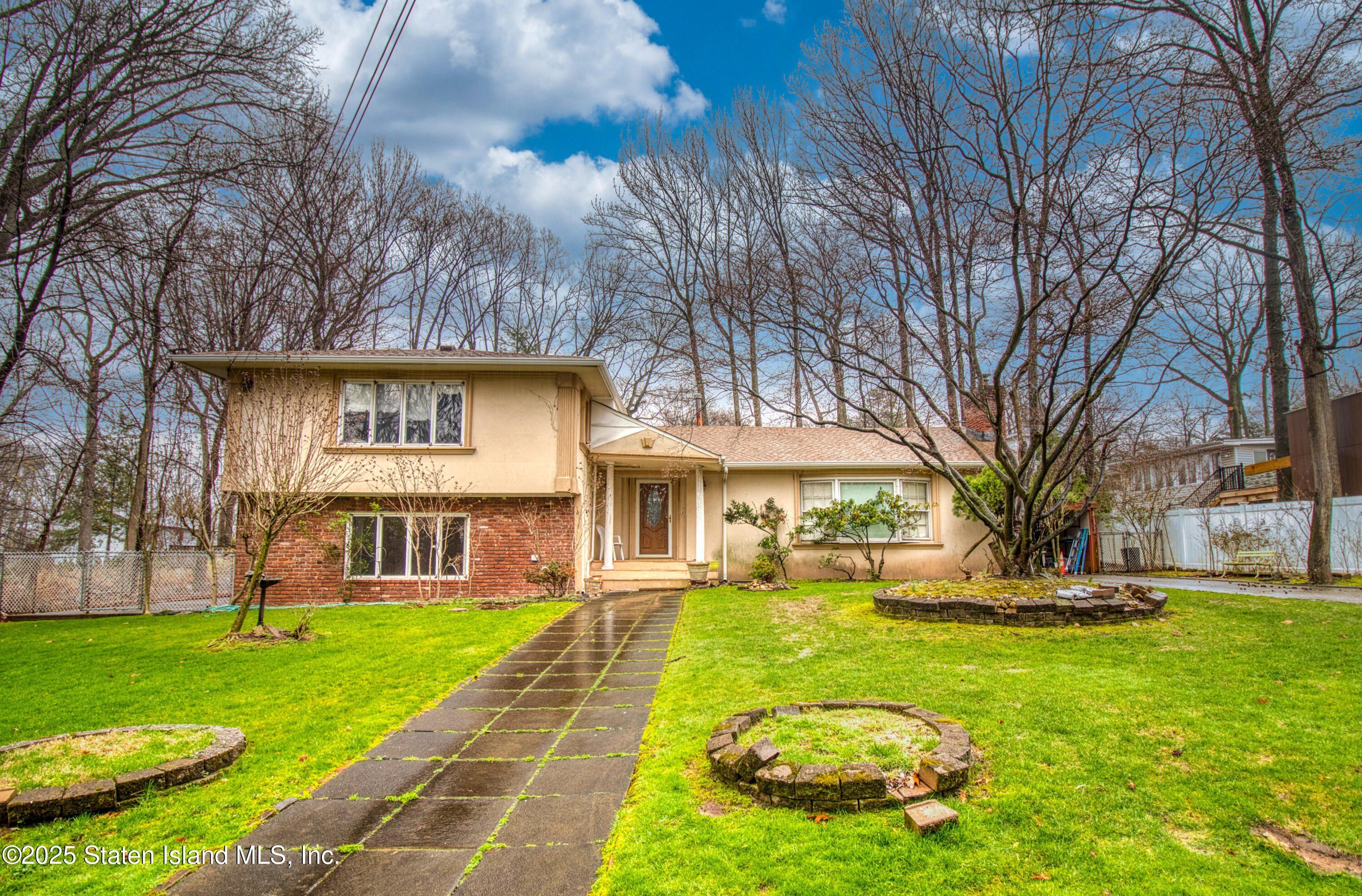 11 Shields Place, Staten Island, NY 10301 | MLS: 2501844 | Land.com