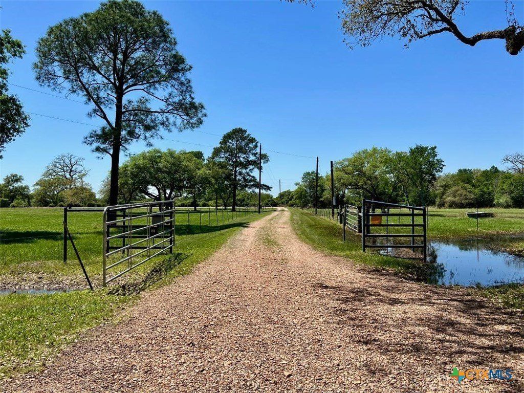 1465 County Road 401, Edna, TX 77957 | MLS: 576007 | Land.com