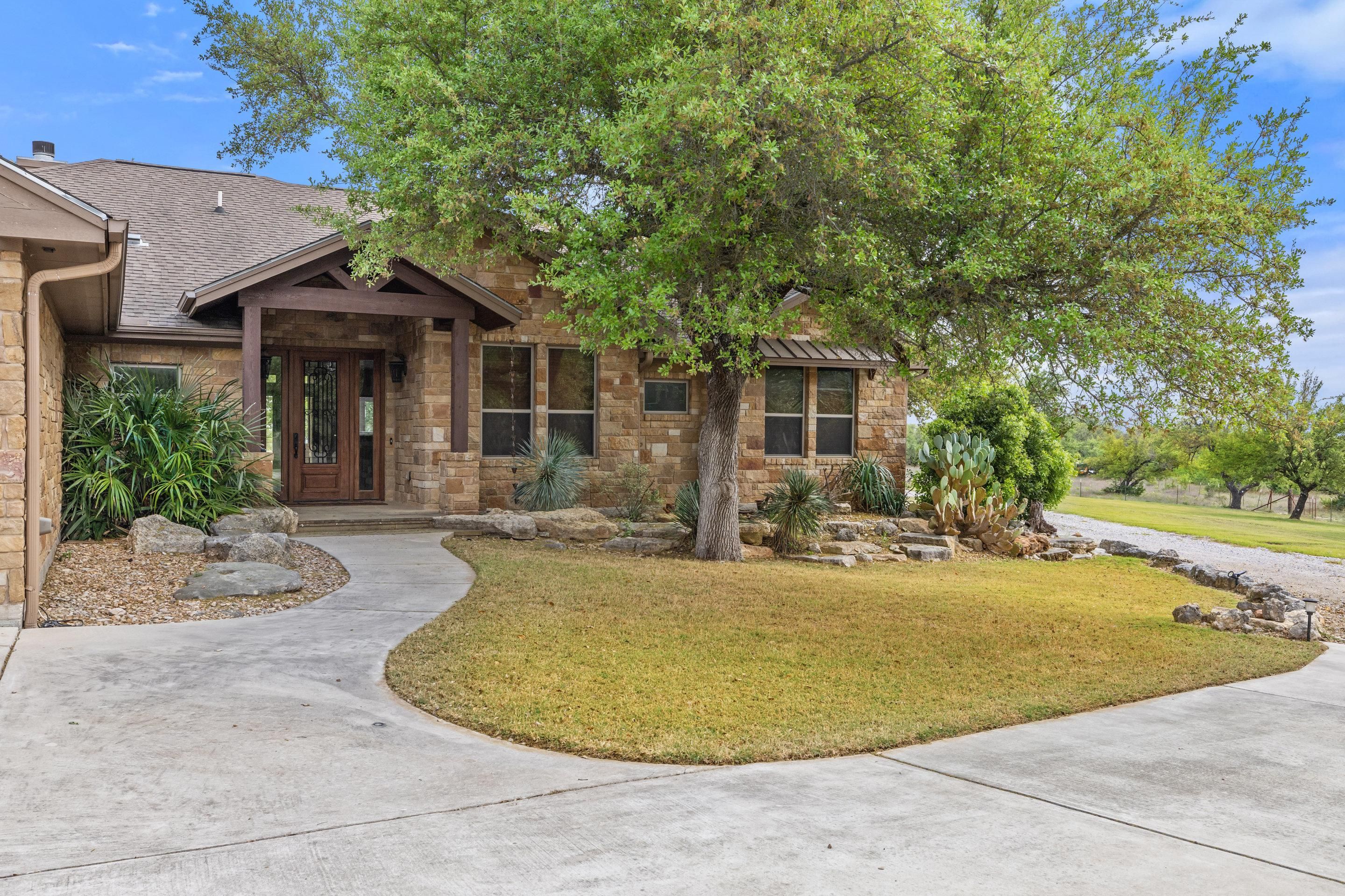 101 Crooked Oak, Round Mountain, TX 78663 | MLS: 1402850 | Land.com