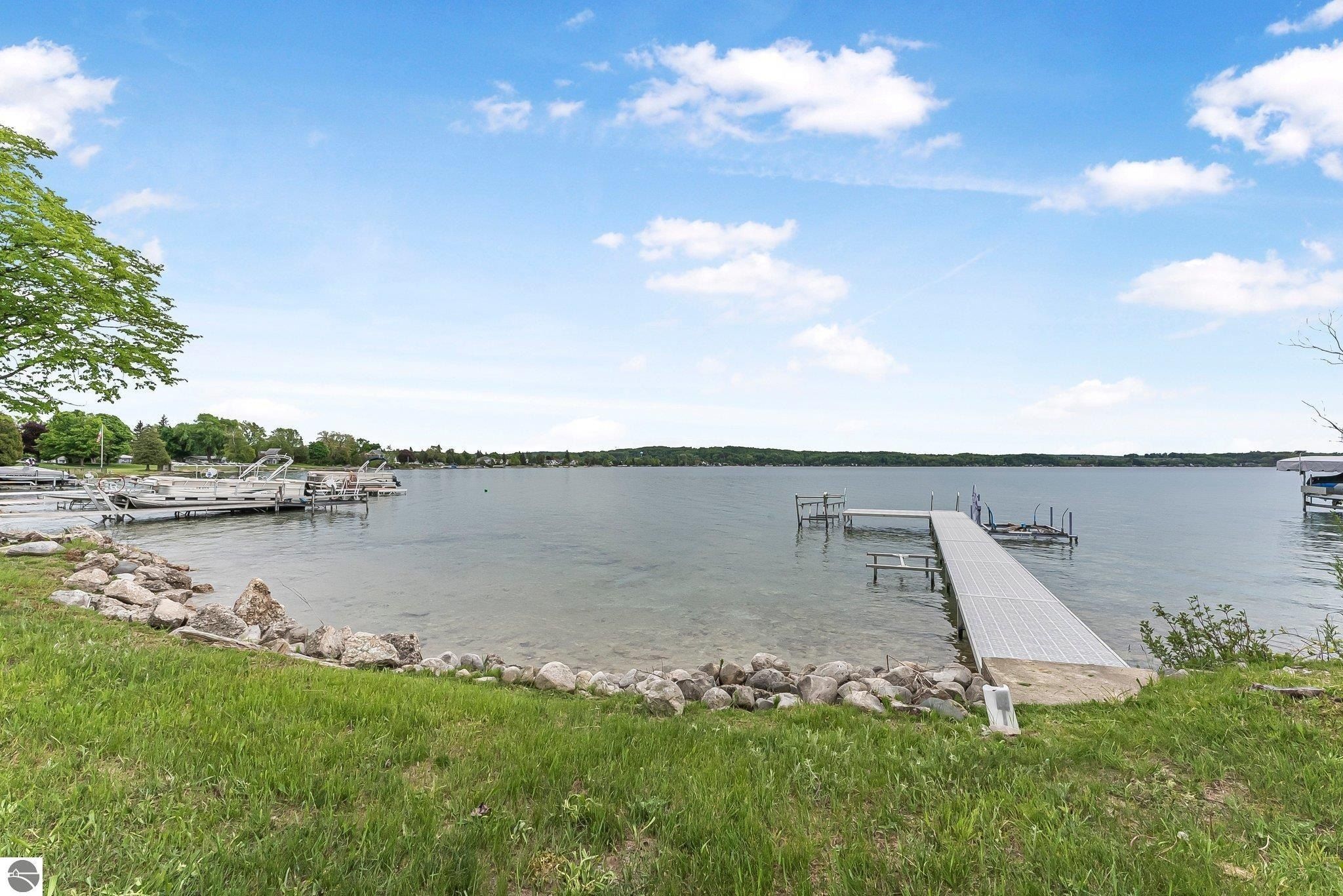 7510 Crystal Drive, Beulah, MI 49617 | MLS: 1934491 | Land.com