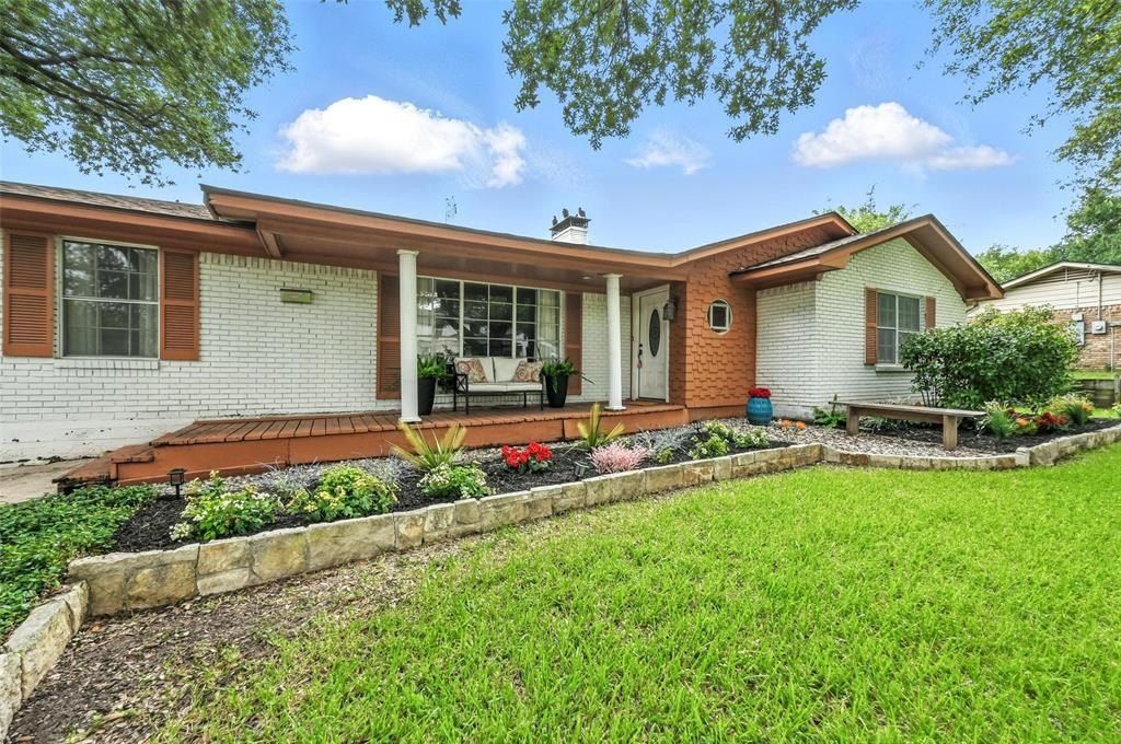 1700 N Preston Street, Ennis, TX 75119 | MLS: 20965804 | Land.com