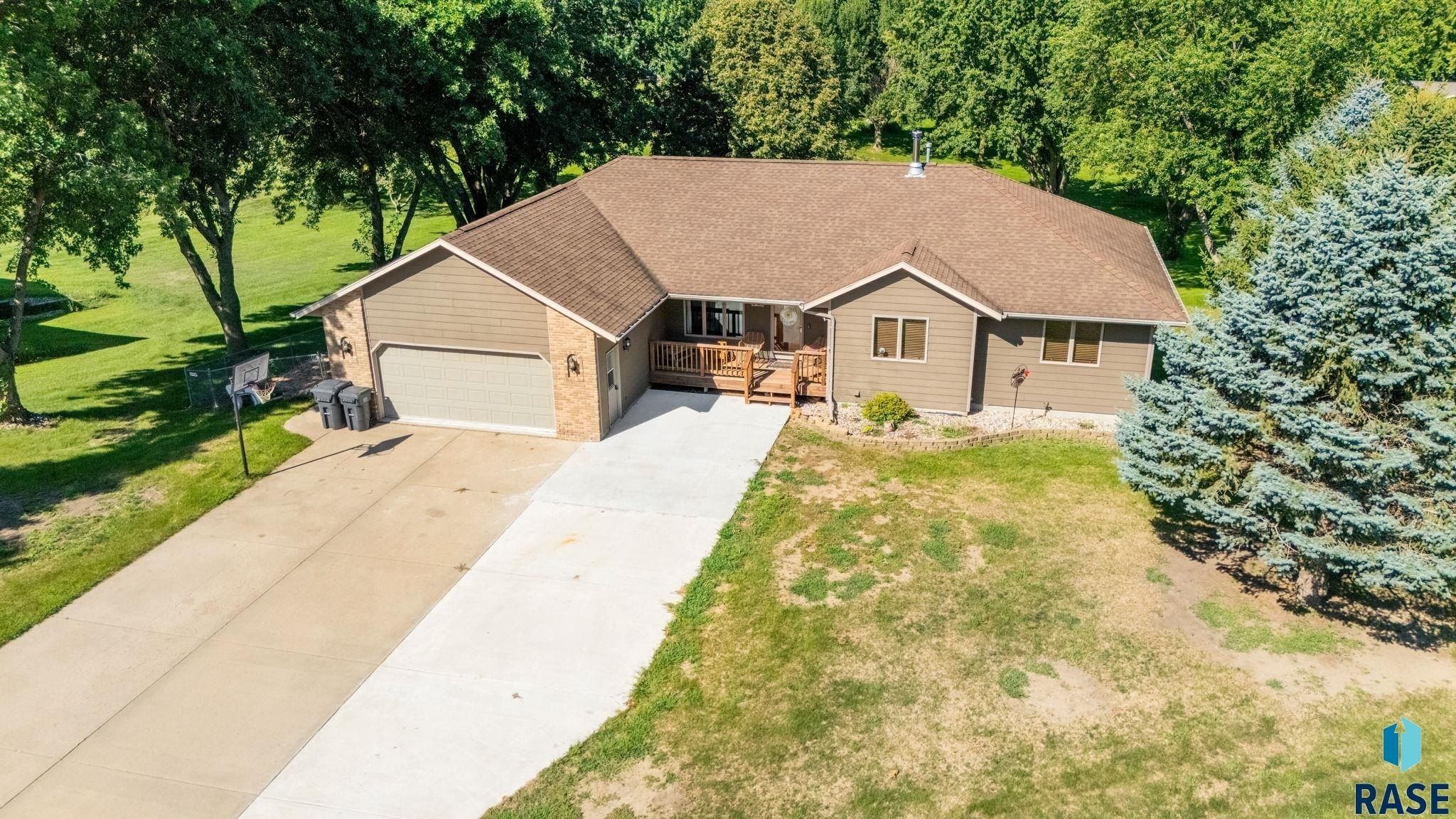 921 Elvira Dr, Garretson, SD 57030 | MLS: 22506257 | Land.com