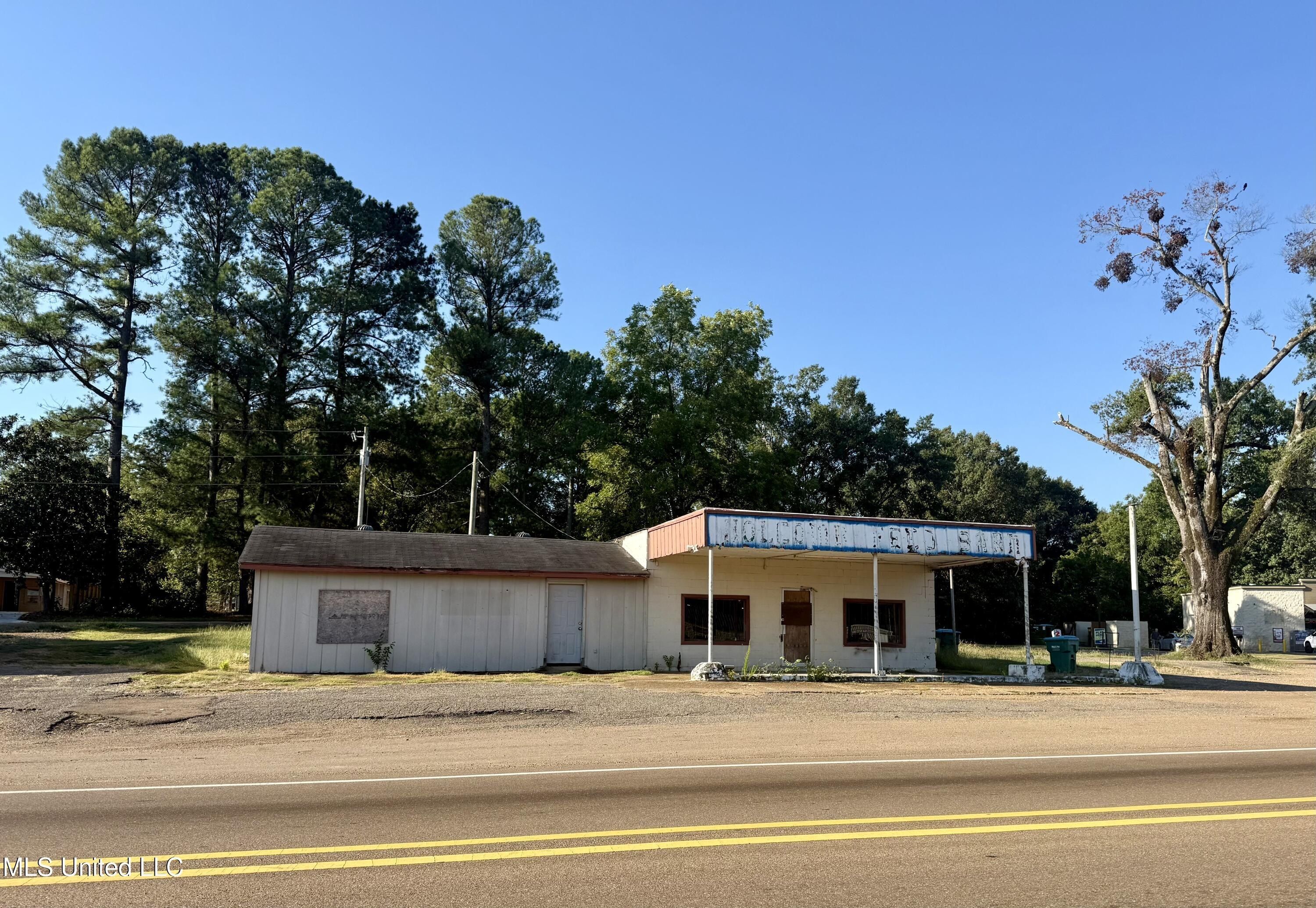 9813 Highway 8, Holcomb, MS 38940 | MLS: 4124376 | Land.com
