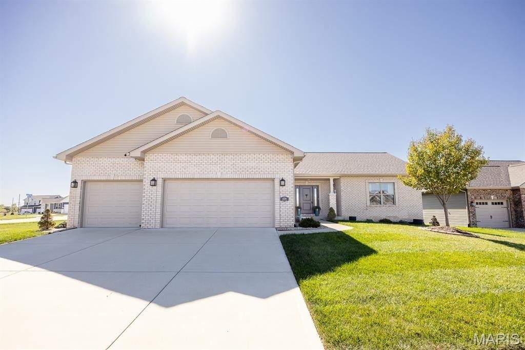 1229 Belclare Court, O'Fallon, IL 62269 | MLS: 25069038 | Land.com