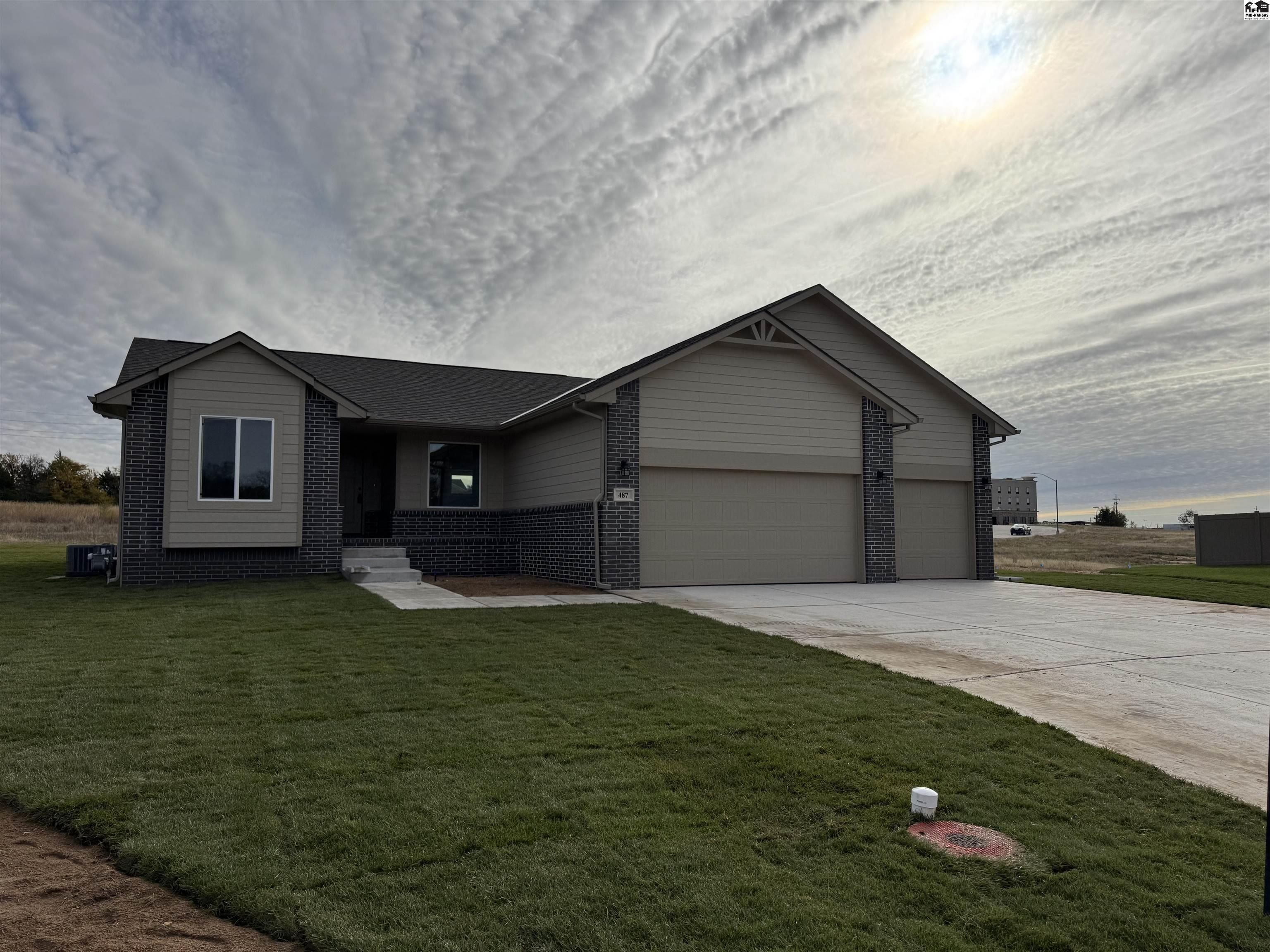 487 Heather Ct, Pratt, KS 67124 | MLS: 53692 | Land.com