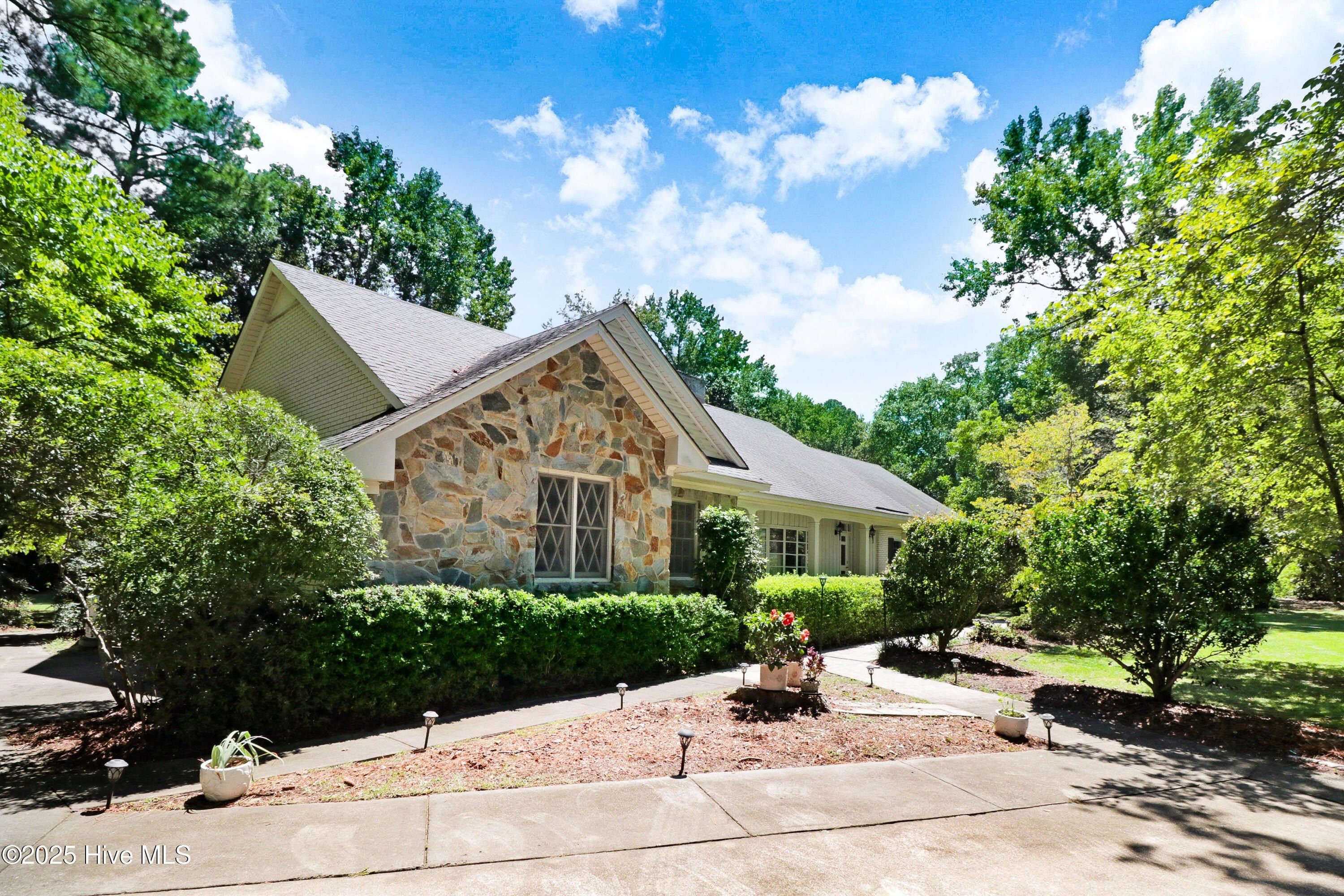 1601 Cambridge Drive, Kinston, NC 28504 | MLS: 100526325 | Land.com