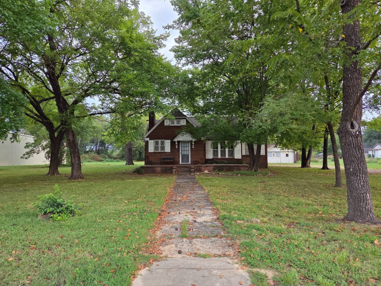 118 E Main St, Charleston, AR 72933 | MLS: 11629884 | Land.com