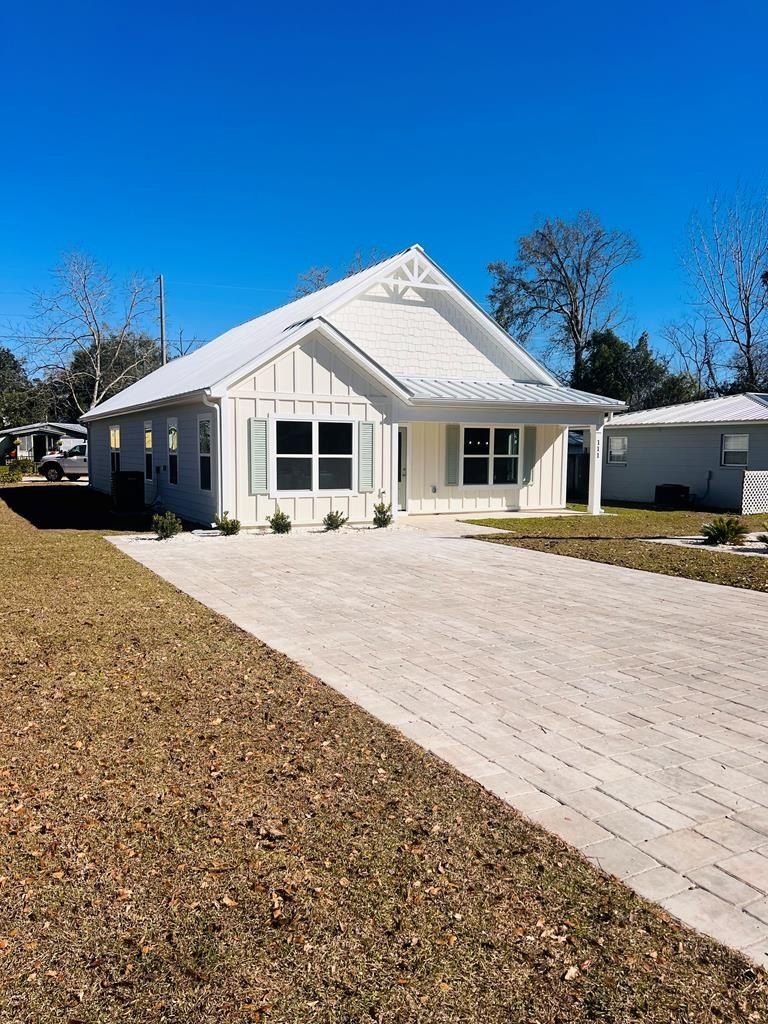 111 11th St, Apalachicola, FL 32320 | MLS: 325013 | Land.com