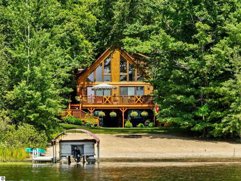 9346 Point Lookout Drive, Cadillac, MI 49601 | MLS: 1936723 | Land.com