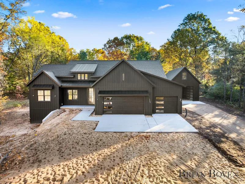 7650 Courtland Drive NE, Rockford, MI 49341 | MLS: 26000138 | Land.com